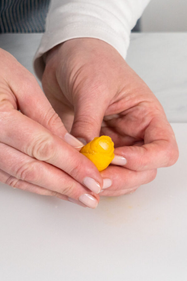 How to Make a Lemon Twist for Cocktails and Garnishes