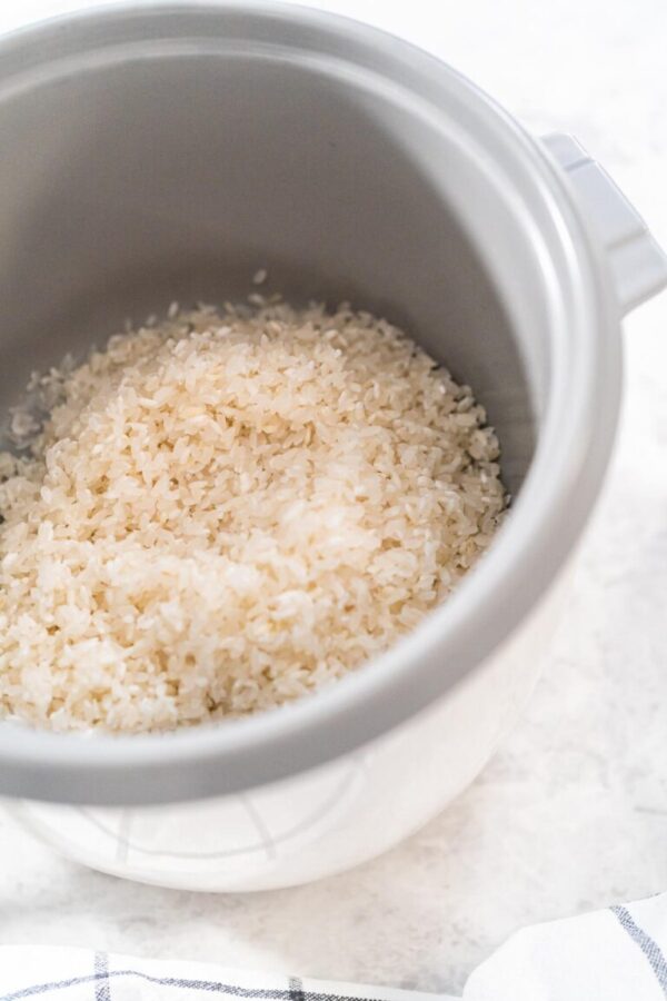 How to Cook Calrose Rice in a Rice Cooker (Easy and Fluffy)