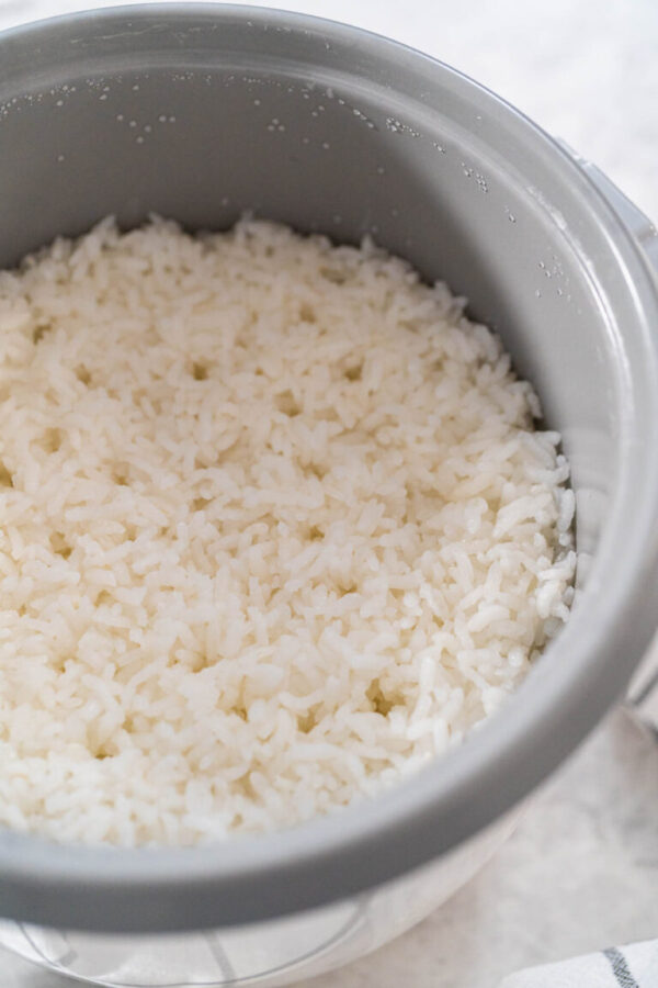 How to Cook Calrose Rice in a Rice Cooker (Easy and Fluffy)