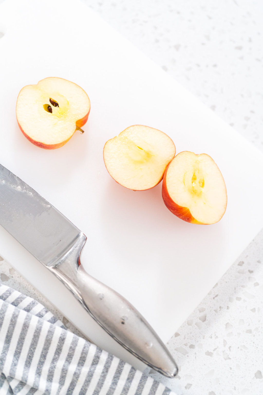How to slice apples