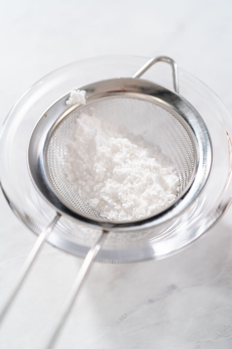 Powdered Sugar Dusting for Bundt Cakes – Simple and Elegant